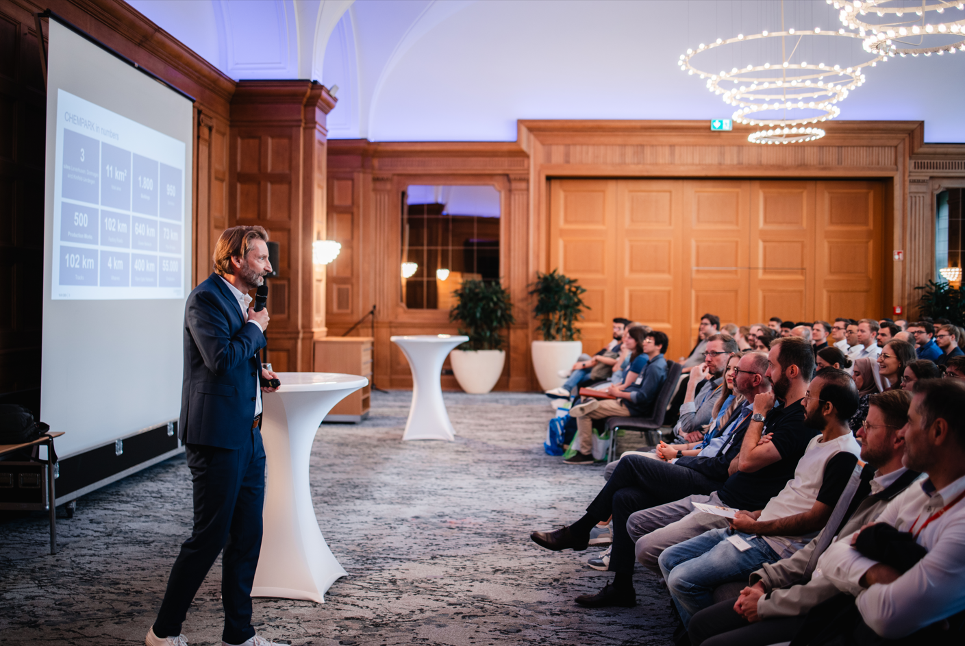 CURRENTA: Chempark Connects: Rund 150 Studierende informieren sich über ...