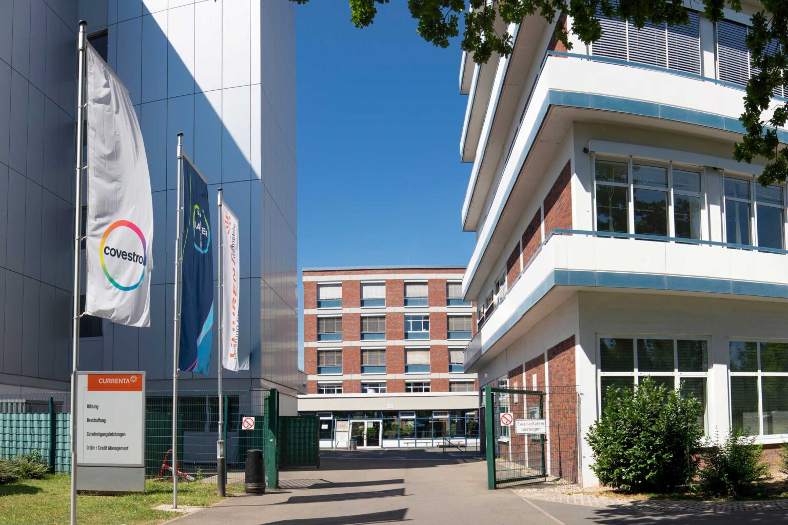 CURRENTA: Currenta-Berufskolleg bildet auch in Zukunft den Chempark-Nachwuchs aus